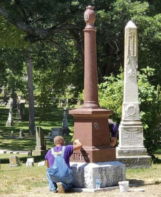 Custom Monuments Near Kansas City, MO | Kansas City Monument